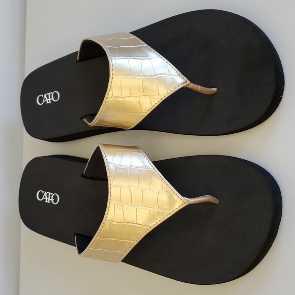 Cato | Shoes | Cato Gold Faux Alligator Thong Flip Flops 9m | Poshmark